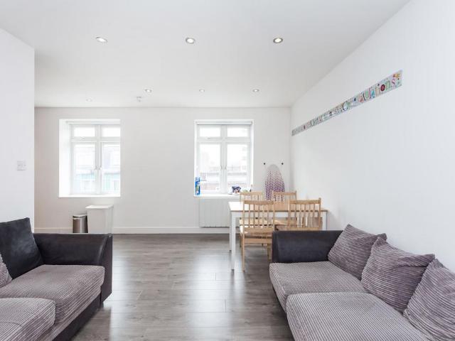 Islip Street, London, NW5 3 bed flat to rent £3,450 pcm £796 pw