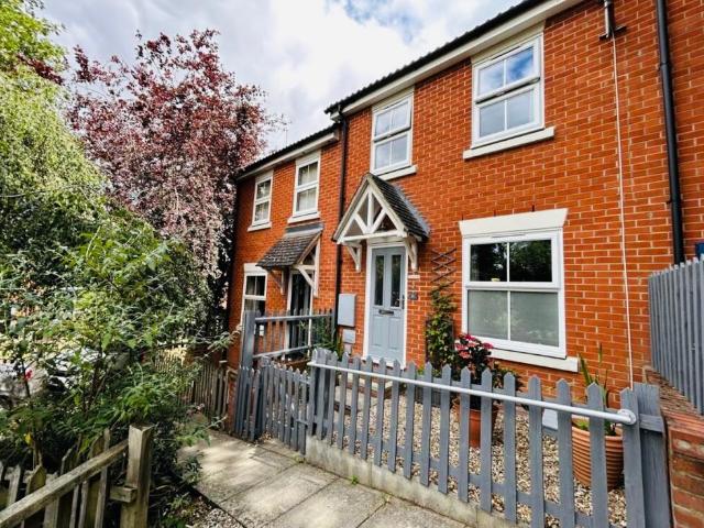 Ipswich IP3 2 bed terraced house to rent £1,095 pcm £253 pw