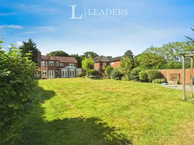 Ipswich Road, Norwich, NR2 5 bed detached house to rent £3,0.