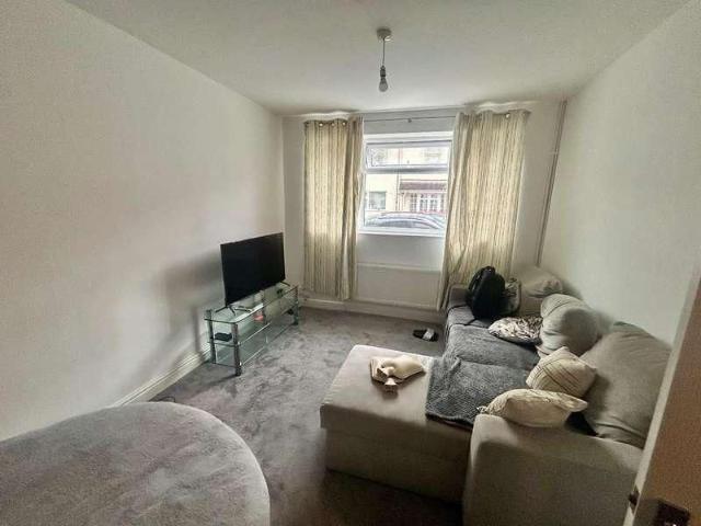 Ipswich Street, Gorse Hill, Swindon, SN2
