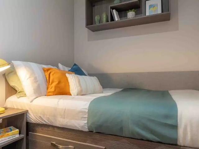 iQ Water Lane House, Bristol Student Accommodation | Amber