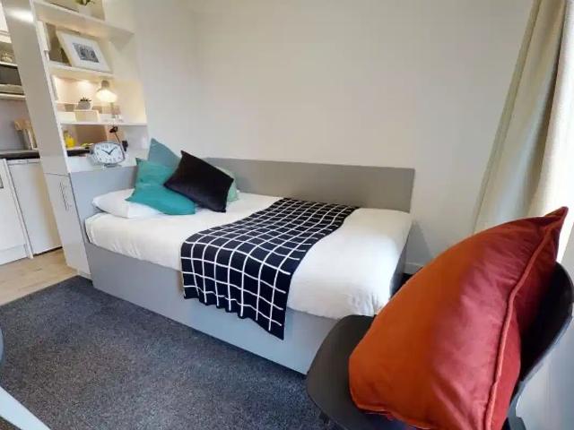 iQ Century Square, Sheffield Student Accommodation | Amber