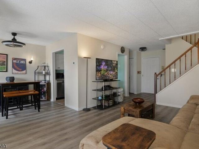 Iron Forge Sq, Pompton Lakes, Condo For Sale