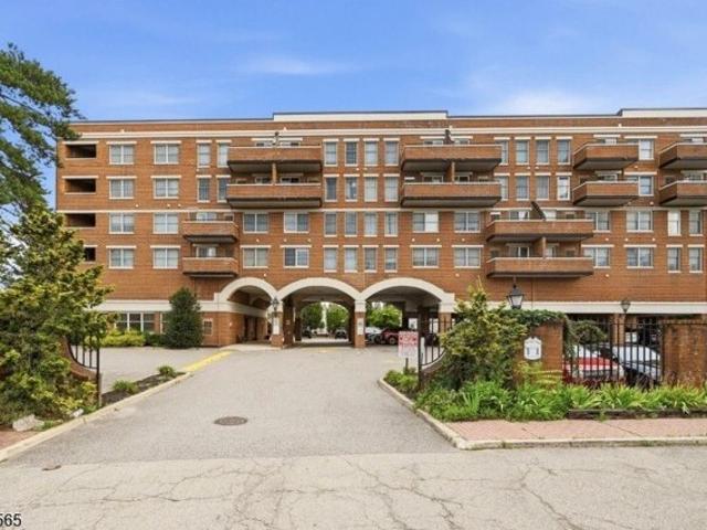 Iron Forge Sq Unit,pompton Lakes, Condo For Sale