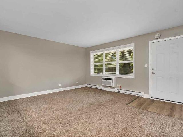 Iron Gate Apartments 2 Bedroom Apartment for Rent at 25 Briar St, Glen Ellyn, IL 60137