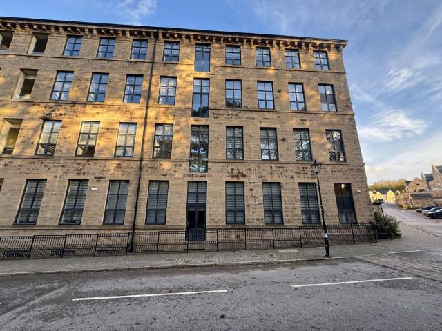 Iron Row, Burley in Wharfedale. 2 bed apartment to rent £1,550 pcm £358 pw