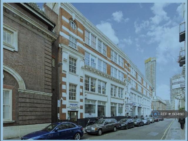 Ironomonger Row, London, EC1V 2 bed penthouse to rent £3,500 pcm £808 pw