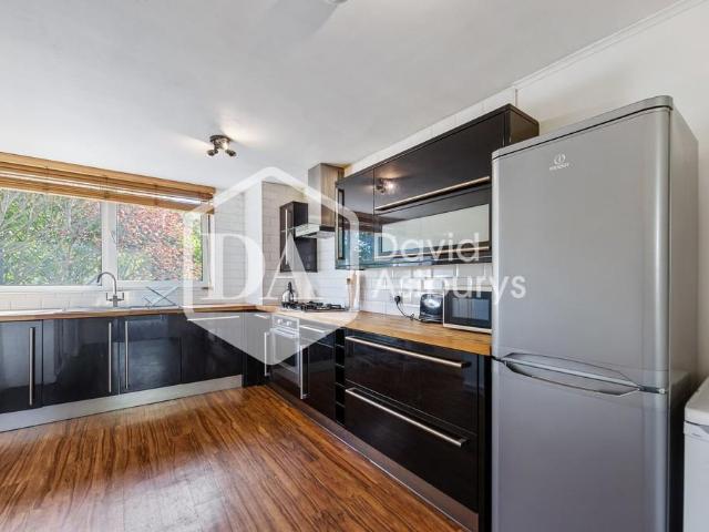 Ironmonger Row, Clerkenwell, London 3 bed apartment to rent £3,600 pcm £831 pw