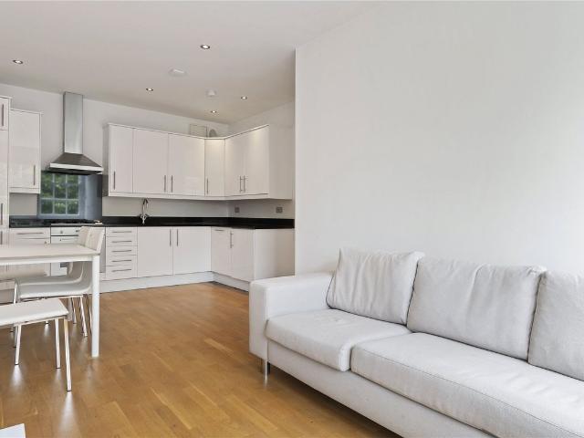 Ironmonger Row, Finsbury, London EC1V, 2 bed flat to rent, £2,850 pcm | PrimeLocation