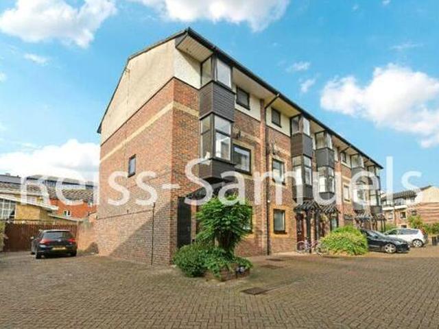 Ironmongers Place, Canary Wharf, 5 Bedroom Semi detached