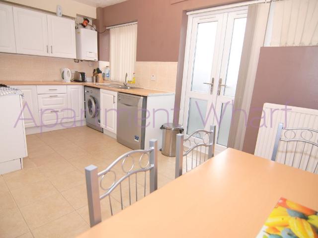 Ironmongers Place, London E14, Room to rent, £953 pcm | PrimeLocation