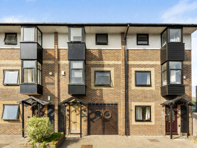 Ironmongers Place, London E14, 4 bed semi detached house to rent, £4,250 pcm | PrimeLocation