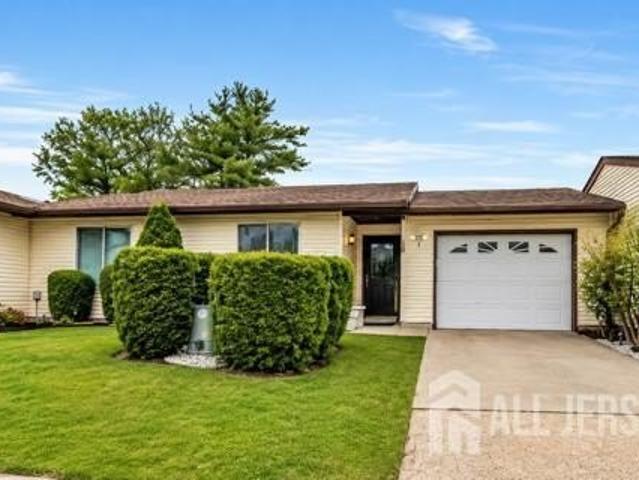 Ironwood Plz Unit B, Monroe, Condo For Sale