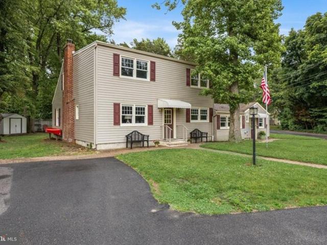 Iroquois Trl, Medford Lakes, Home For Sale
