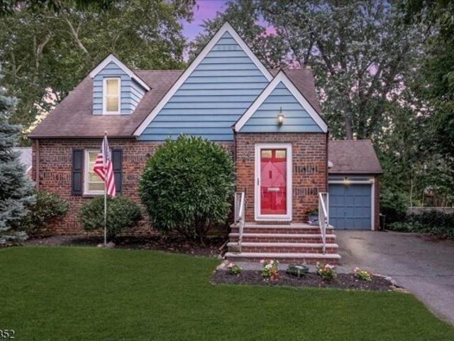 Iroquois Rd, Cranford, Home For Sale