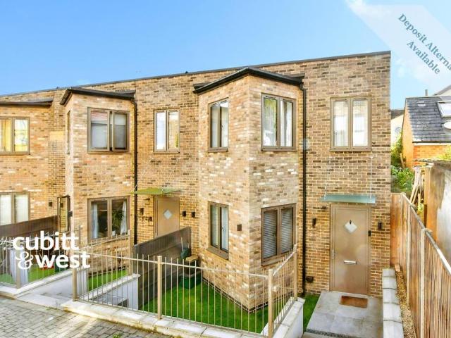 Iris Mews Sutton SM1 3 bed end of terrace house to rent £2,250 pcm £519 pw