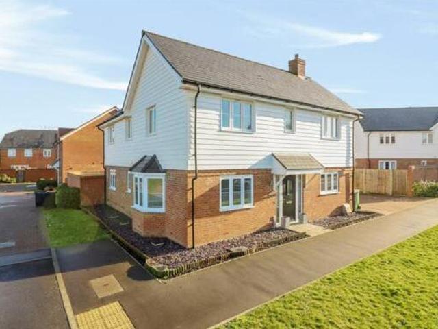 Iris Close, Hellingly, 4 Bedroom House