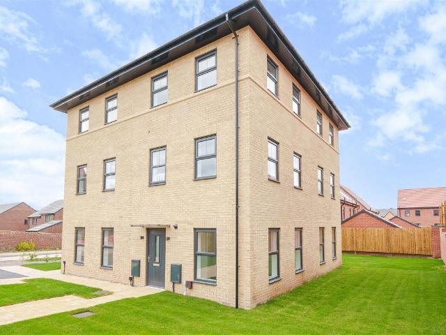 Iris Crescent, Seacroft LS14, 2 bed town house to rent, £1,125 pcm | PrimeLocation