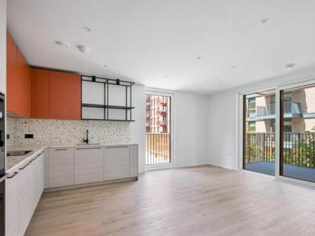 Iris House, Heron Wharf, 2 Bedroom Apartment
