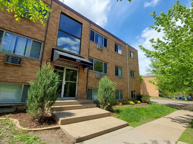 Iris Park Apartments