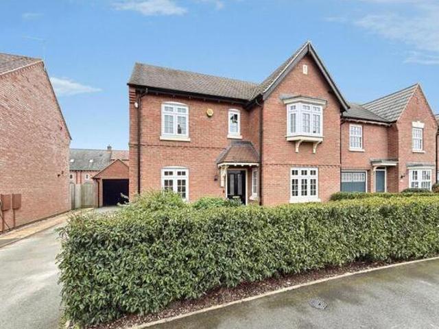 Irvine Crescent, Lubesthorpe, 4 Bedroom Detached