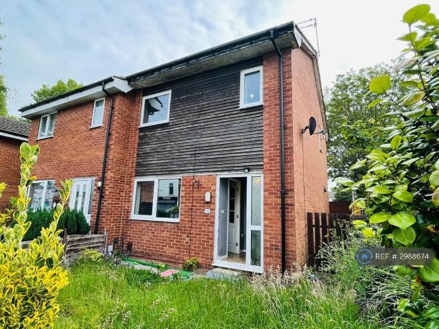 Irvine Avenue, Manchester, M28 3 bed semi detached house to rent £1,180 pcm £272 pw