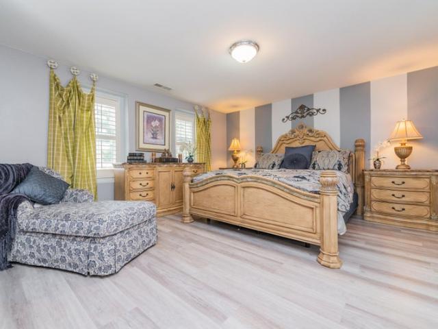 Irvine Master Bedroom w/ Bath 14' x 15' for Rent