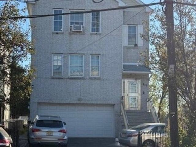 Irvine Turner Blvd, Newark, Home For Sale