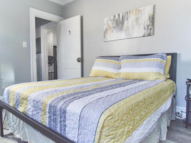 Irvington Home, a 4 minute walk to transit stop Sp