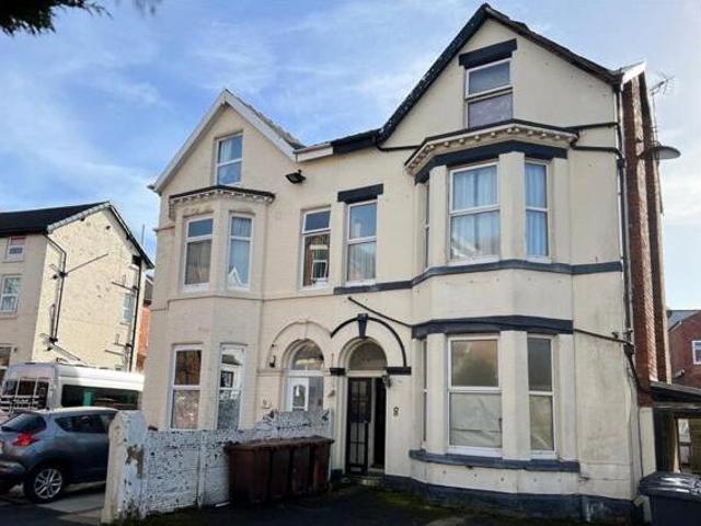 Irving Street, Southport, 6 Bedroom House