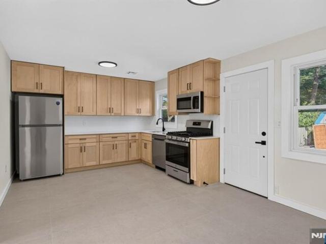 Irving Pl, Garfield, Home For Sale