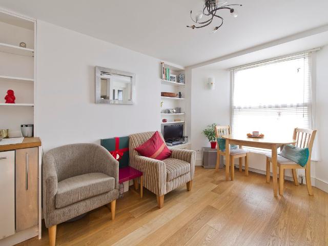 Irving Road, London W14, 1 bed flat to rent, £1,650 pcm | PrimeLocation