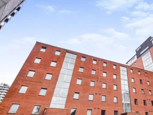 Irwell River Park, Salford, M5 4SU, United Kingdom | 2 bed apartment for rent #167095564 | Rentberry