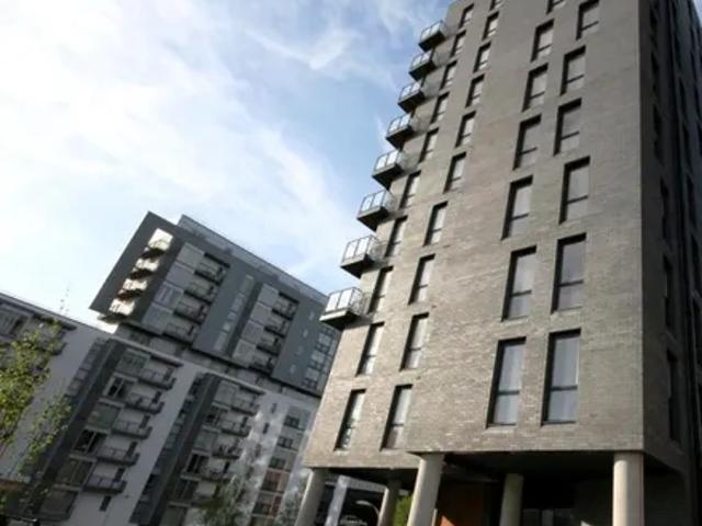 Irwell River Park, Salford, M5 4SU, United Kingdom | 3 bed apartment for rent #167546455 | Rentberry