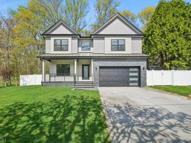 Irwin St, Springfield, Home For Sale