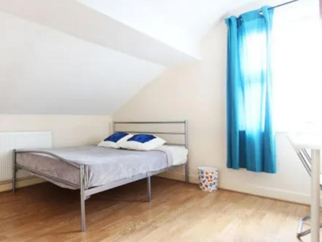 iWash E7, Romford Road, London, E7 9JF, United Kingdom | Room for rent #163448570 | Rentberry