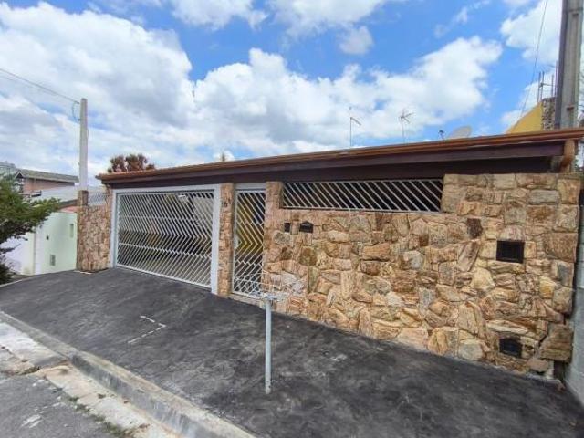 Itatiba Casa a venda em bairro nobre e tranquilo perto do centro por R$ 700.000