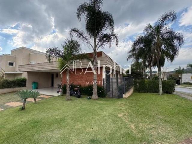 Itahyê Casa de alto padrão em condomínio à venda em Santana de Parnaíba SP, 3 quartos, 3 suítes, 3 s