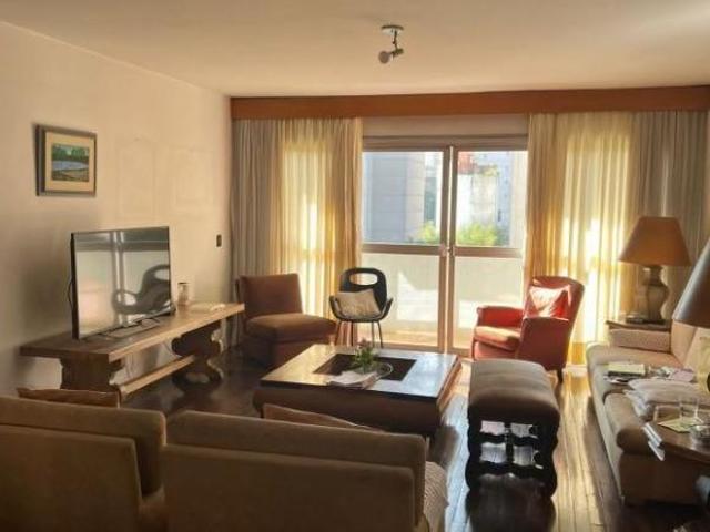 ITAIM VENDA Excelente apto no miolo do Itaim, 4 dorms sendo 1 ste 2 vgs 198 úteis, sacada, l