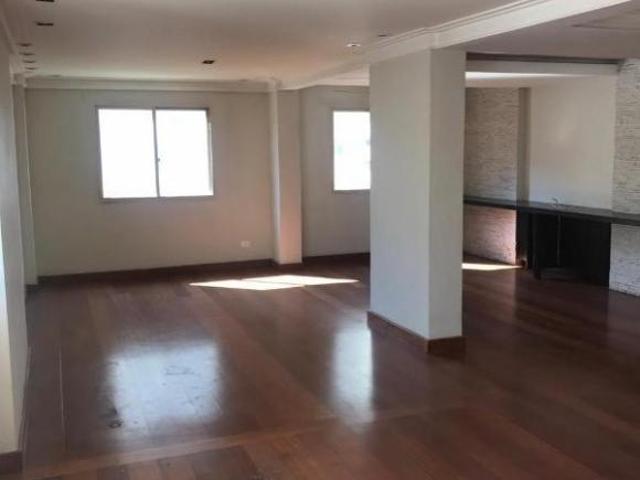 ITAIM Venda ou Locação a poucos minutos do Clube Pinheiros, 4 dorms, sendo 1 suite, 2 vagas, 142 A
