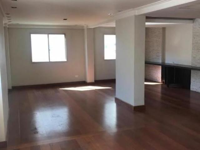 ITAIM Venda ou Locação a poucos minutos do Clube Pinheiros, 4 dorms, sendo 1 suite, 2 vagas, 142 A