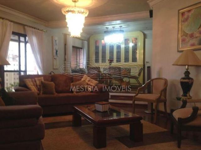 Itaim / Apartamento andar alto com 220 m² !