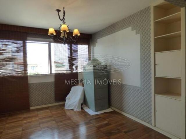 Itaim Bibi | Apartamento amplo, com 1 vaga de garagem, ideal para ser reformado !