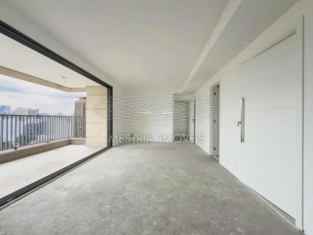 Itaim Bibi | Apto com 147 m² | 3 suítes | Edifício diferenciado com lazer !