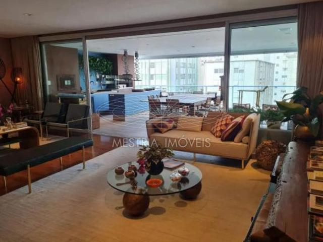 Itaim Bibi | Apto reformado | Com 278,71m² | 2 vagas | Venda Porteira Fechada!