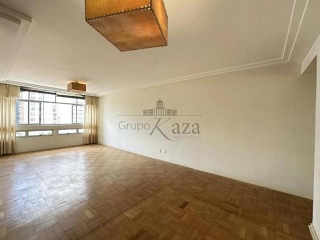 Itaim Bibi 123m² 3 Dorms Suíte Planta Versátil e Excelente Localização