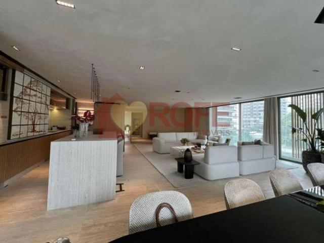 Itaim Bibi | 356 m² | 4 suítes | 6 banheiros | 4 vagas | Cond. Figueira Leopoldo