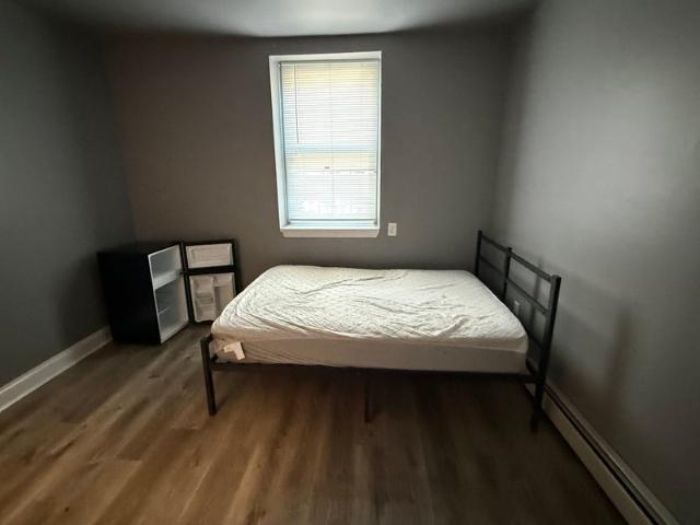 Its nice cozy room in Pottstown_$300 week and $300