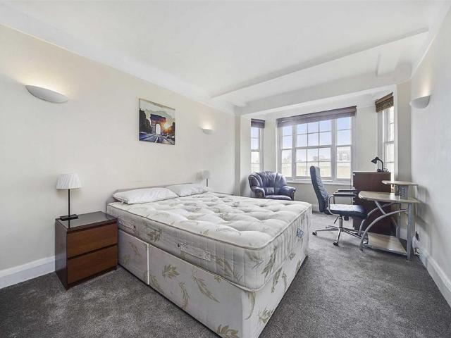 Ivor Court, Gloucester Place. 3 bed apartment to rent £3,850 pcm £888 pw