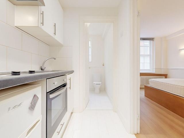 Ivor Court, Gloucester Place, London NW1, Studio to rent, £1,800 pcm | PrimeLocation